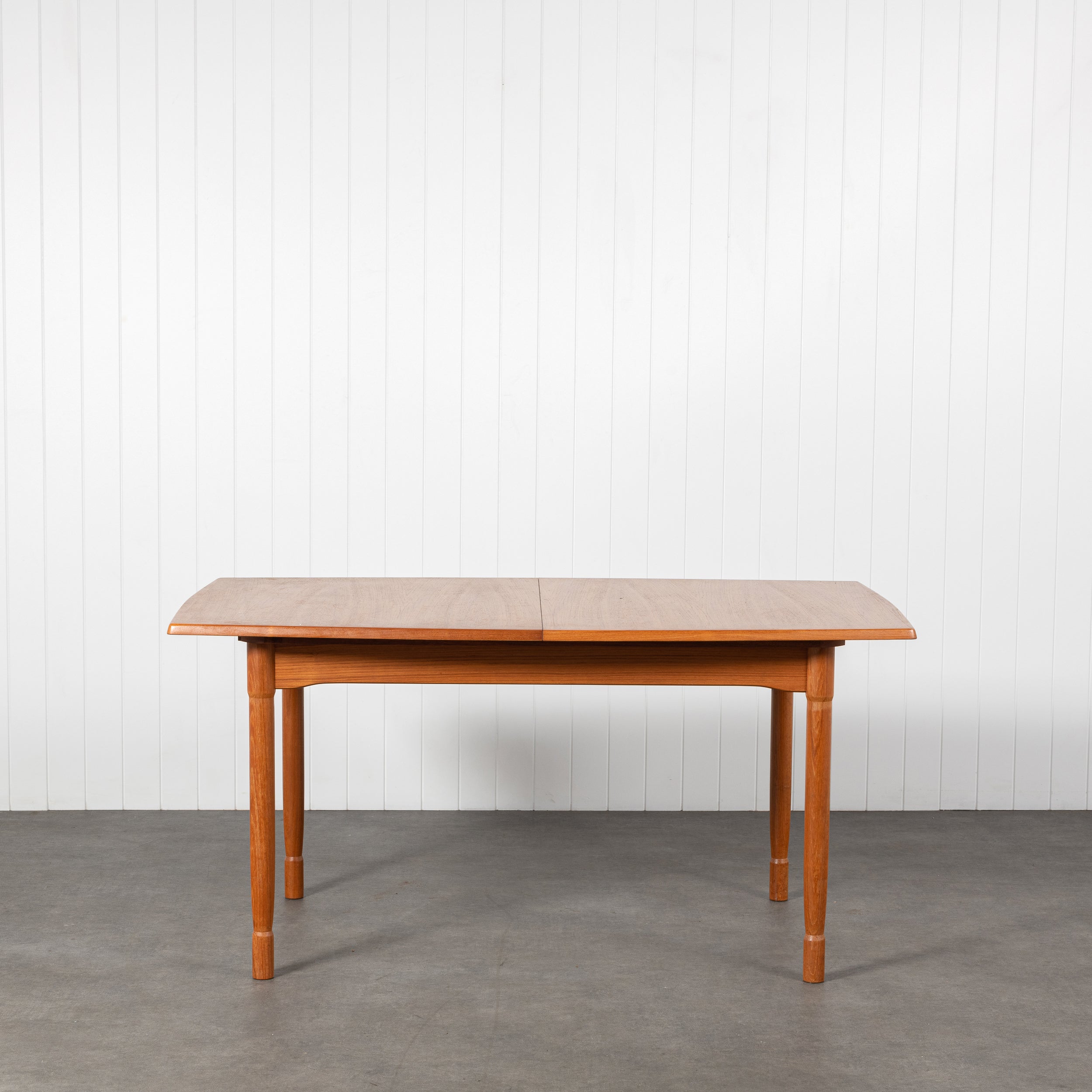 MCM Timber Extendable Dining Table | Vogue Vintage